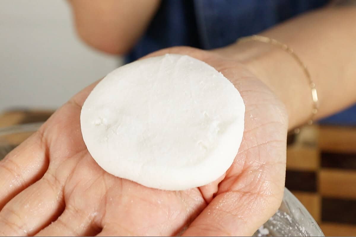 Easy Palitaw Recipe (Sweet Filipino Rice Cake) (4-Ingredients!) - Sweet ...