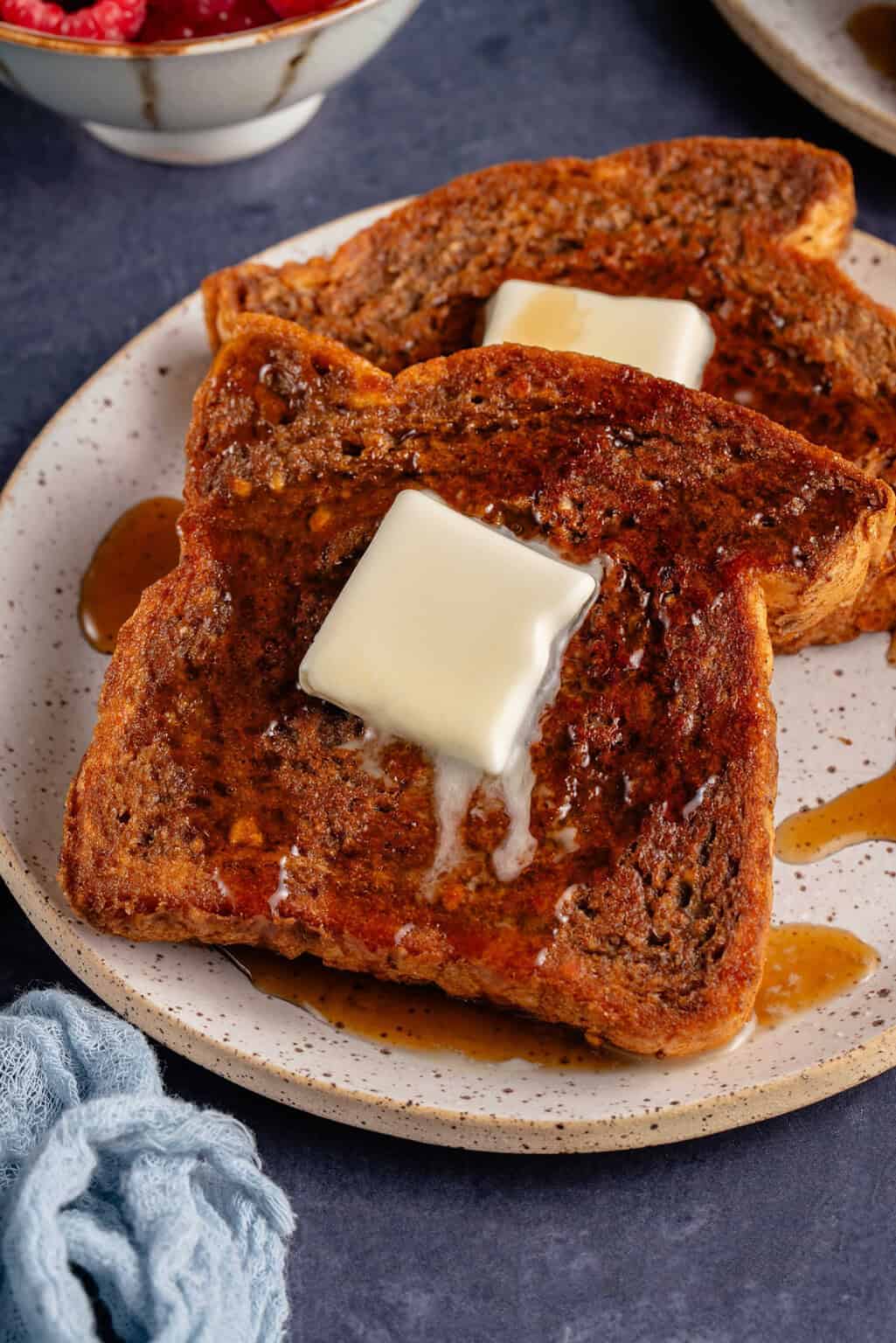 Easy Vegan Gingerbread French Toast (Gluten-Free option!) - Sweet ...